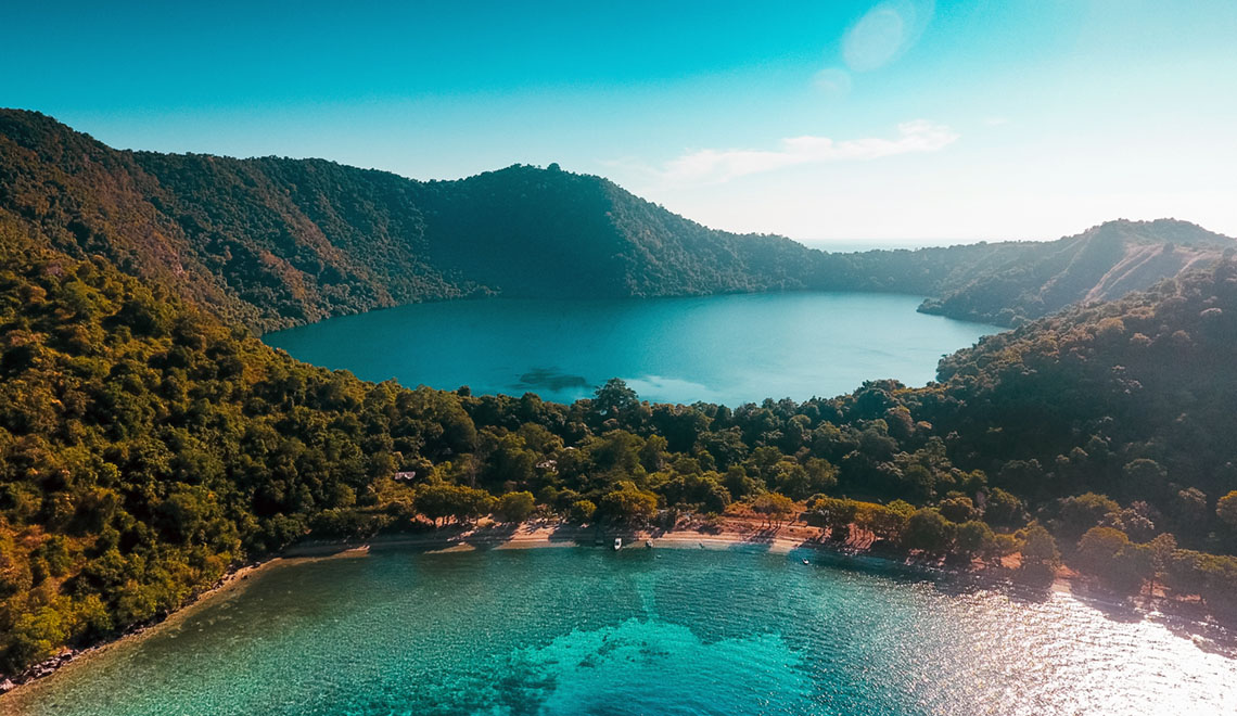 12 Liveaboards in Satonda, Indonesia - LiveAboard.com