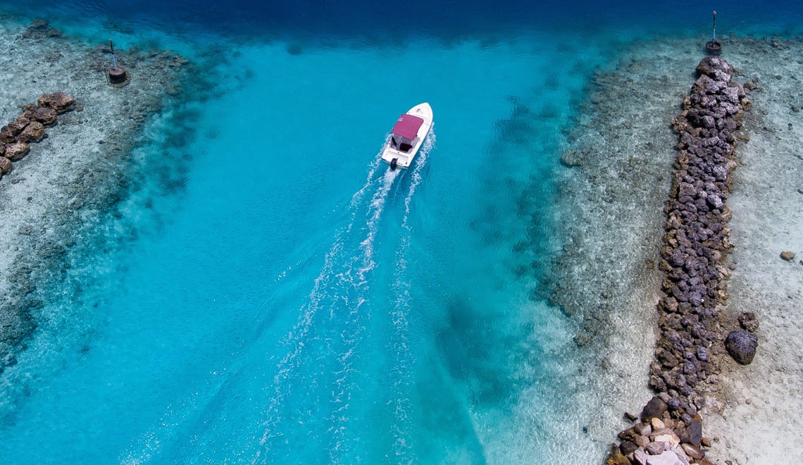 15 Liveaboards in Felidhoo Atoll, Maldives - LiveAboard.com