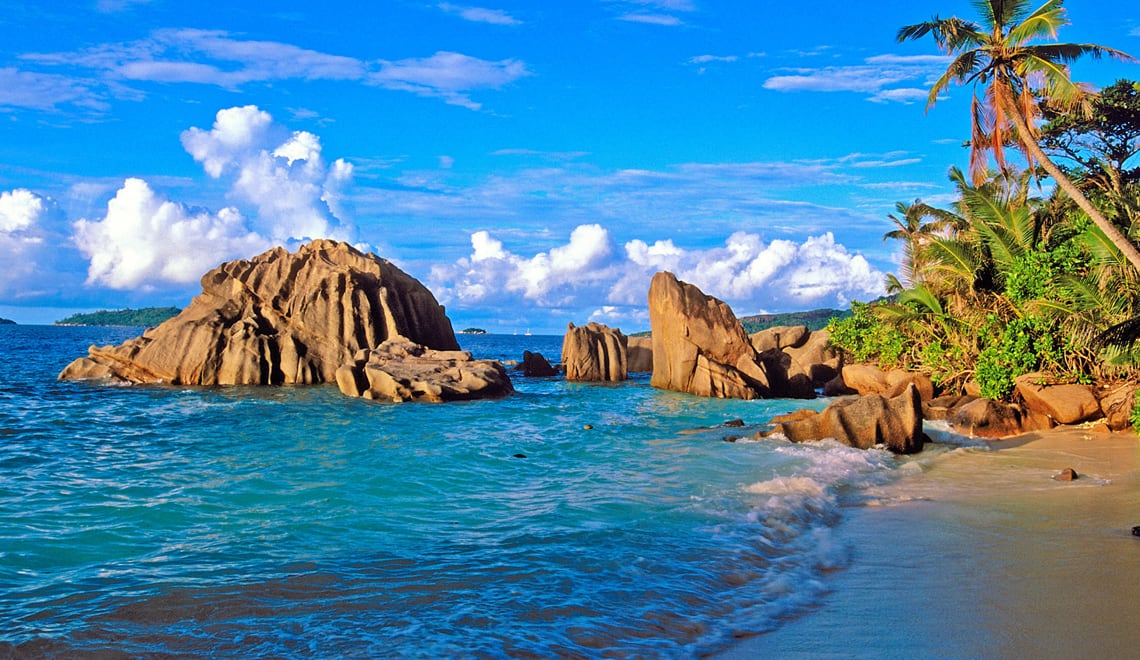 3 Liveaboards in Praslin, Seychelles - LiveAboard.com
