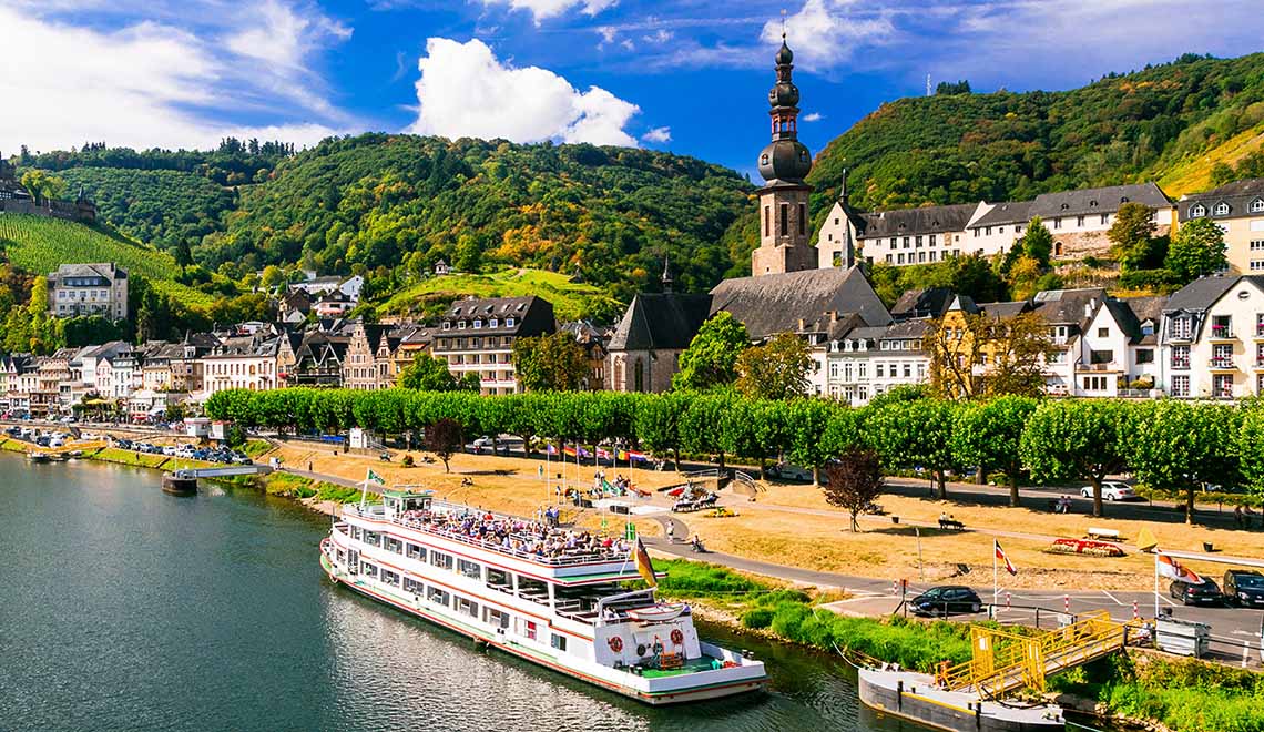 2 Cruises in Germany - LiveAboard.com