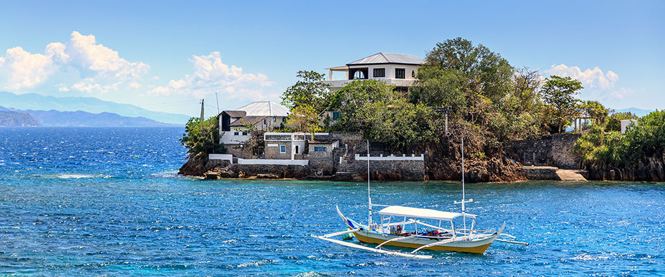 5 Liveaboards in Batangas, Philippines - LiveAboard.com